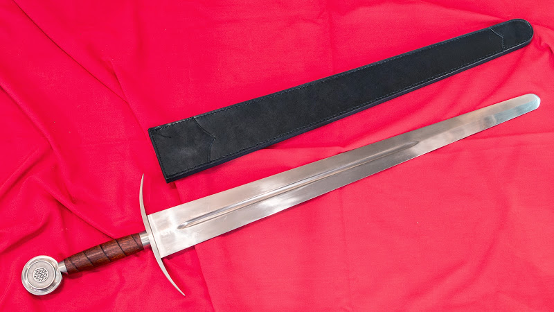 Epée de frappe : large. - Terres-celtiques